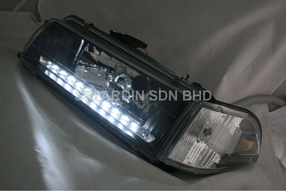 Toyota AE92 Black Face Crystal Headlamp w LED