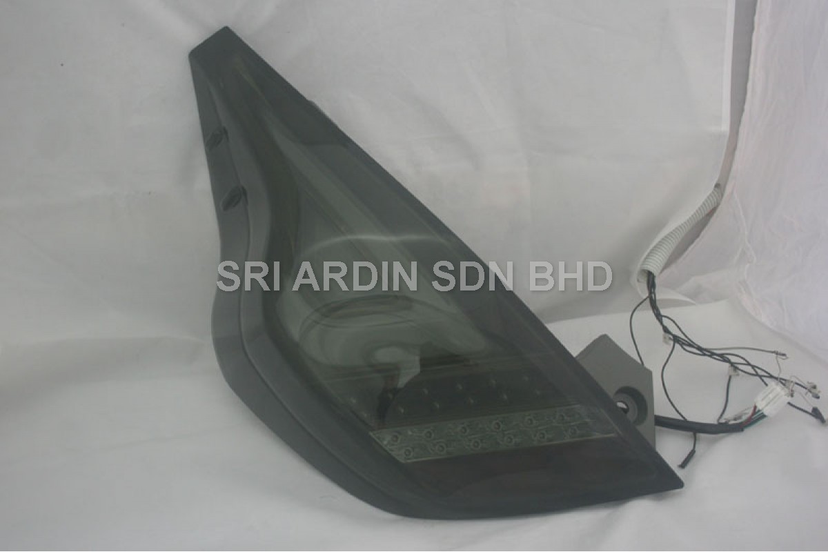 Toyota Prius C 11- Smoke Light Bar LED Tail Lamp